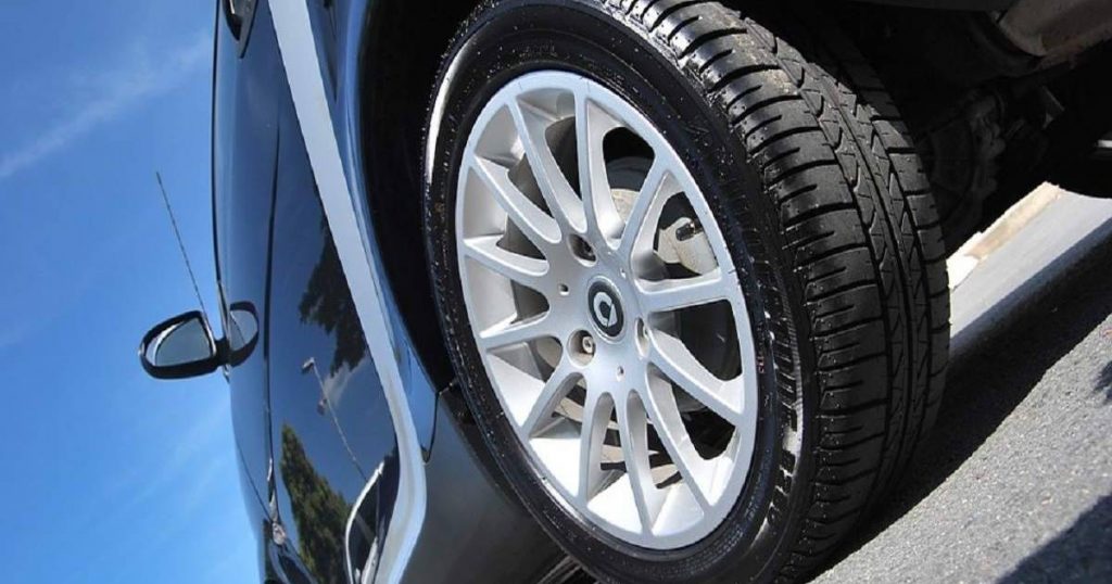 Rekomendasi Semir Kit Ban Mobil yang Klimis Maksimal dan Awet