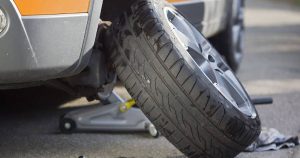 Daftar Harga Ban Mobil Ring 17 Terbaru di 2022
