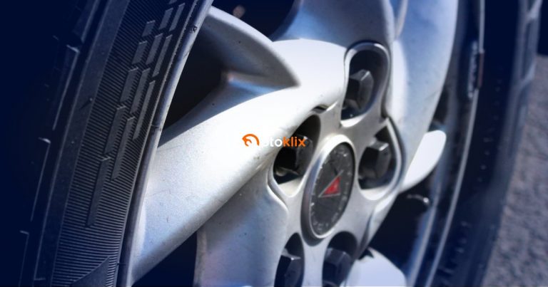 Ini Dia Cara Mudah Memasang Stiker Ban Mobil Sendiri